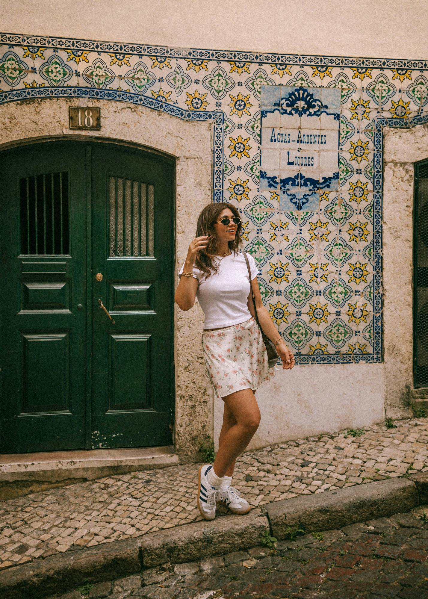 Best Travel Shoes for Women: 4 Essential Styles To Pack for Every ...